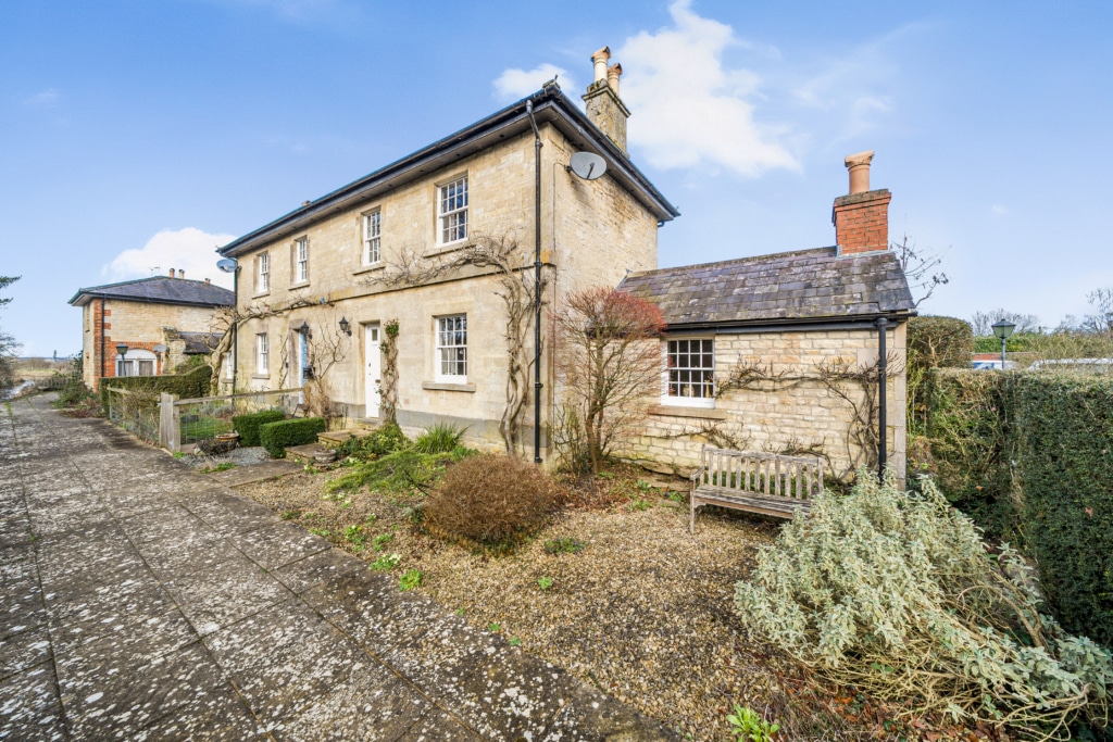 Canal Cottages, Dauntsey Lock, Chippenham, SN15 - Richard James Estate ...
