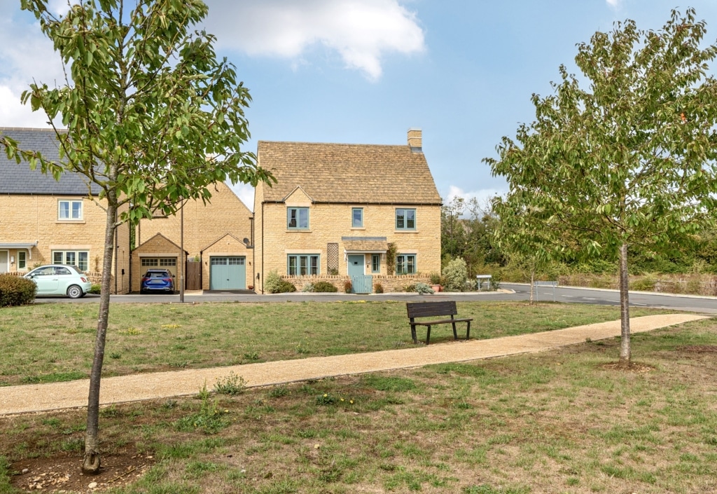 Trubshaw Way, Fairford, GL7 - Richard James Estate Agents