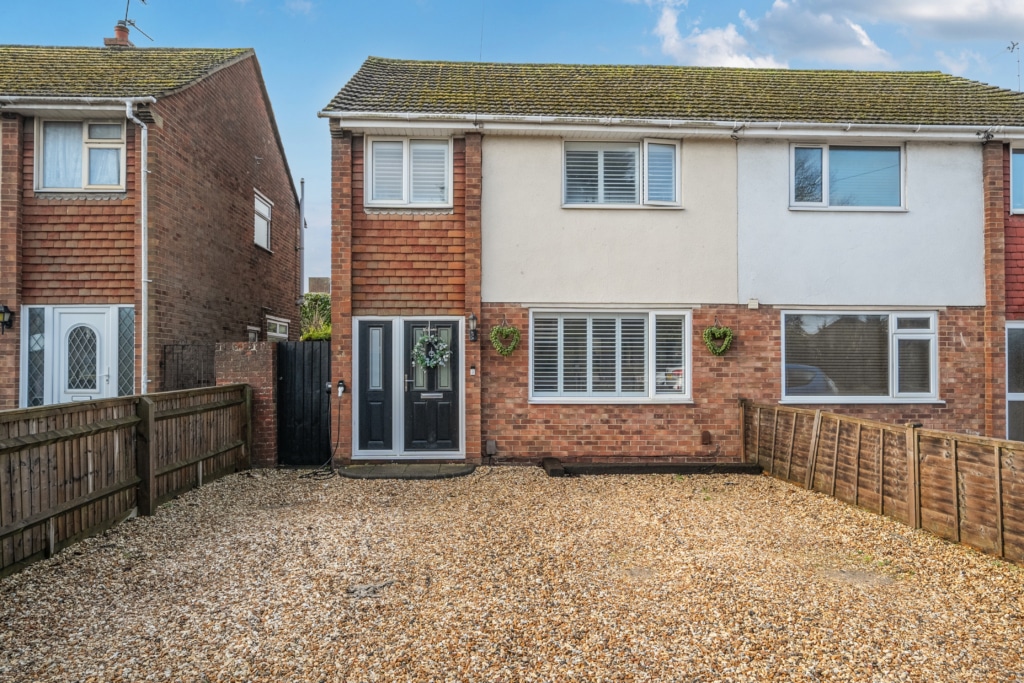 Ermin Street, Stratton St Margaret, Swindon, SN3 - Richard James Estate ...