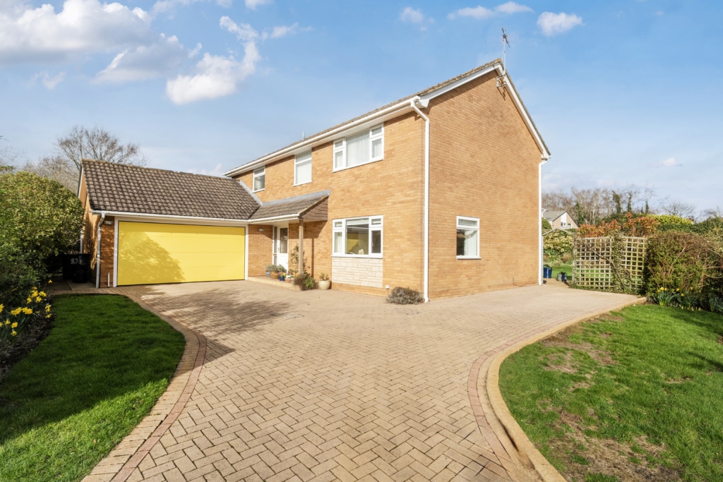Okebourne Park, Liden, Swindon, SN3 - Richard James Estate Agents